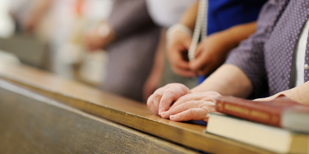 Misas de difuntos: ¿es necesario que sean recordados por su nombre?