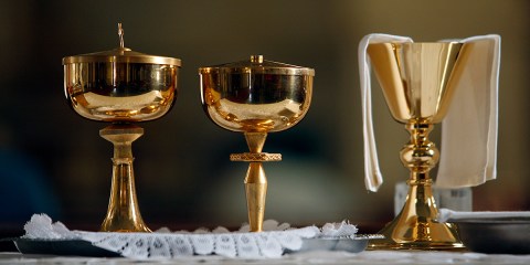 ¿Qué conexión hay entre el cáliz de la Misa y la sepultura de Jesús?