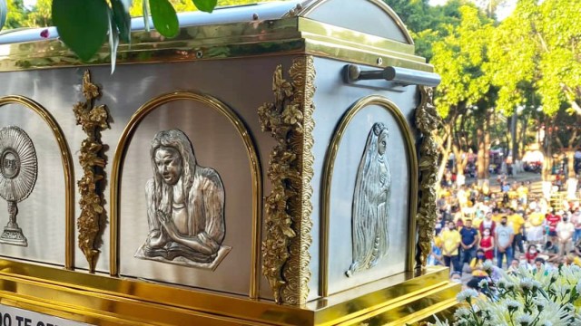 El imponente retablo de Chiquitunga en imágenes