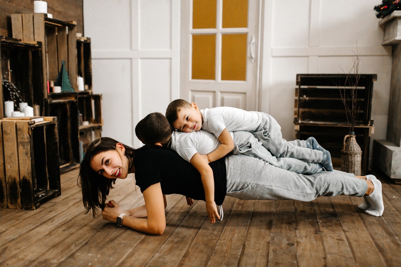 Promover la fraternidad en el mundo empieza en casa con los hijos