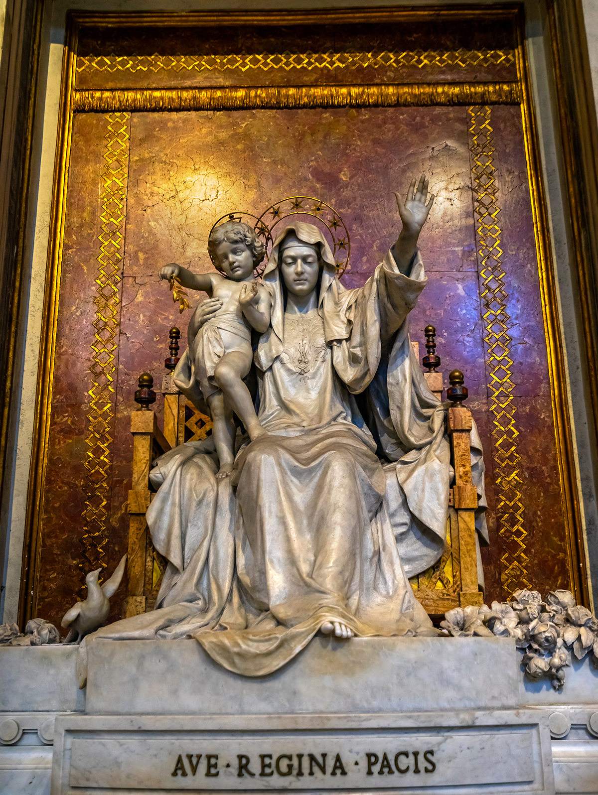 Francisco presidirá el Rosario por la Paz en Santa María la Mayor