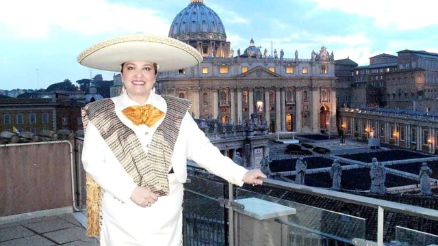 No dejó a sus hijos y Dios le concedió el éxito como cantante de ópera