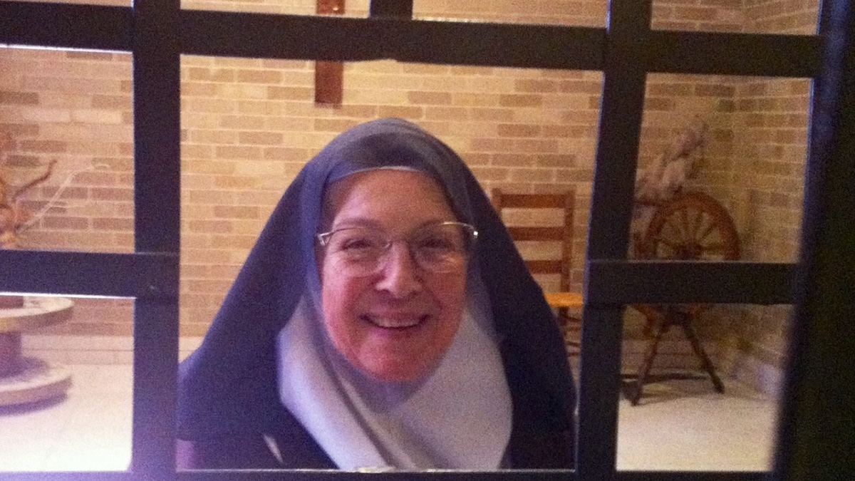 Ann Russell Miller: Cambió una vida de lujo por un convento de clausura