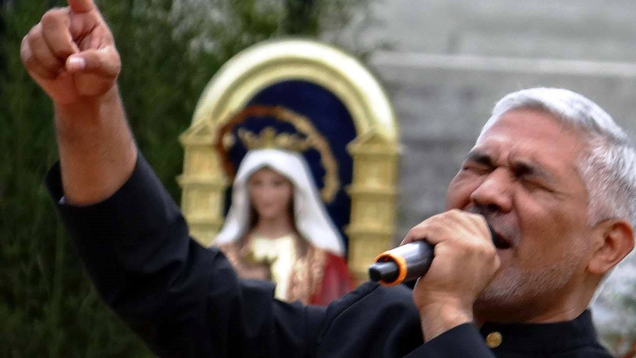 Ronald Castellano, un reconocido médico y cantante, ahora rumbo al ...