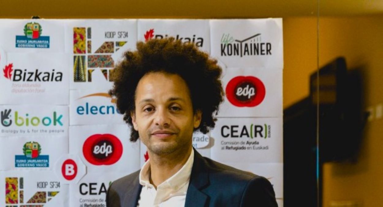 Hijo de migrante, crea con éxito una incubadora de empresas a la africana