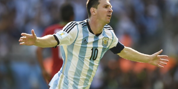 Messi: “Fue Dios quien me hizo jugar así”