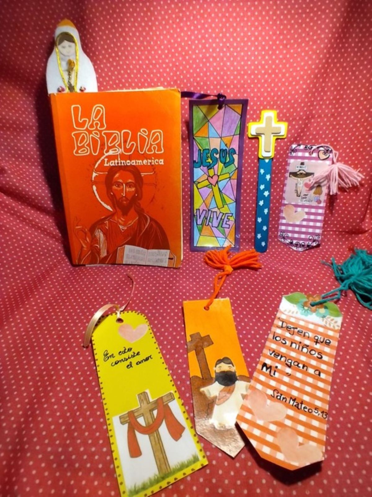 Crea puntos de libro para leer la Biblia en Semana Santa