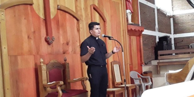 Un obispo en el exilio ordenará a un diácono… en el exilio