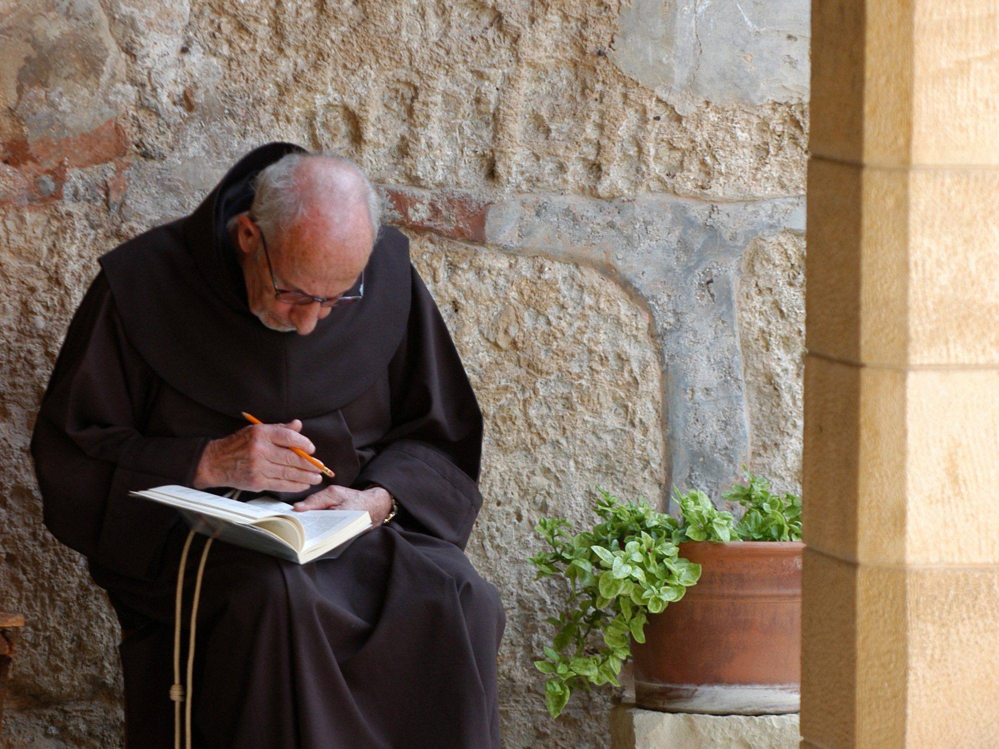 Tonsura: el particular corte de pelo de los monjes – Reporte Catolico Laico