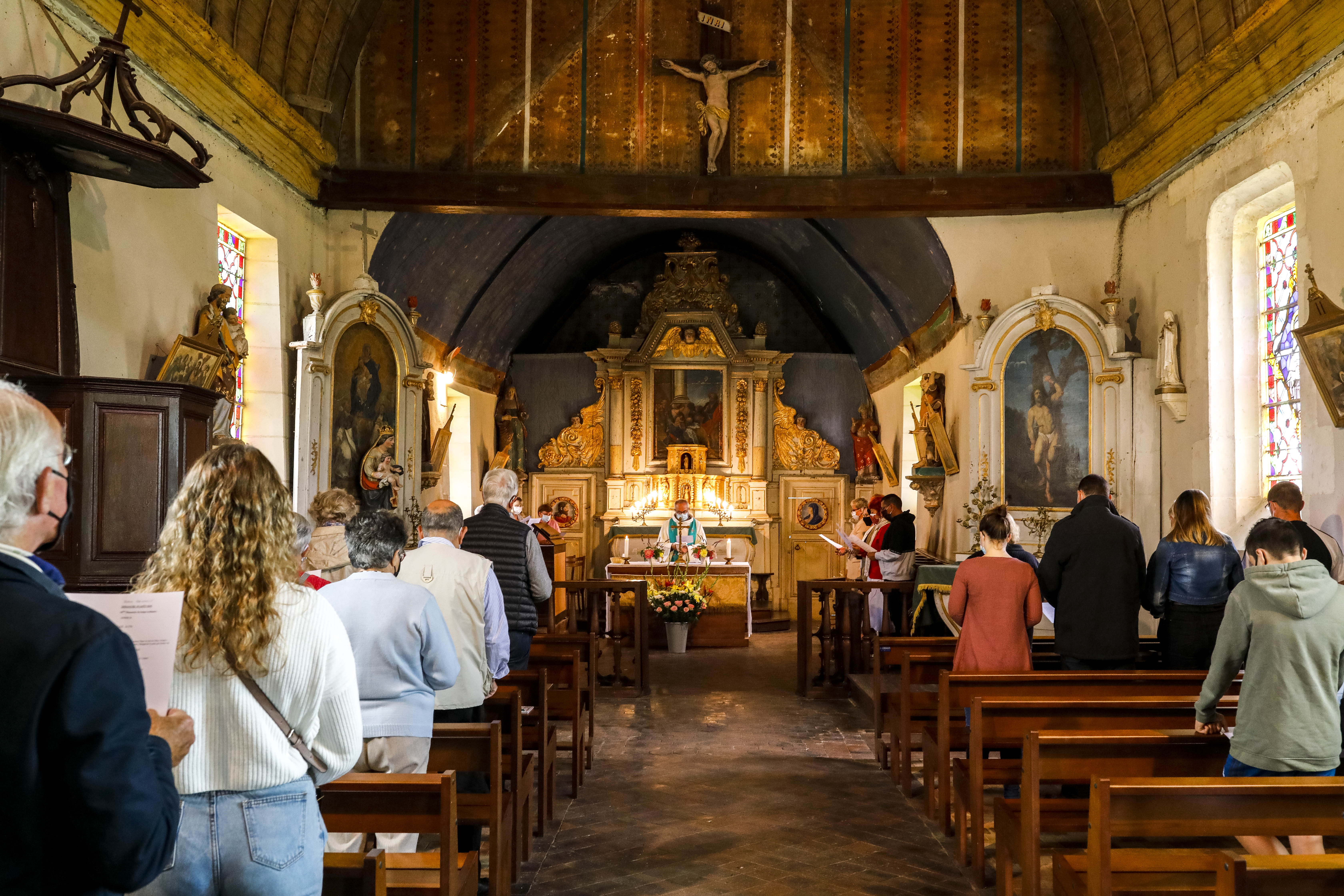 Por qué llamamos a la Virgen María "Lirio de la Trinidad"