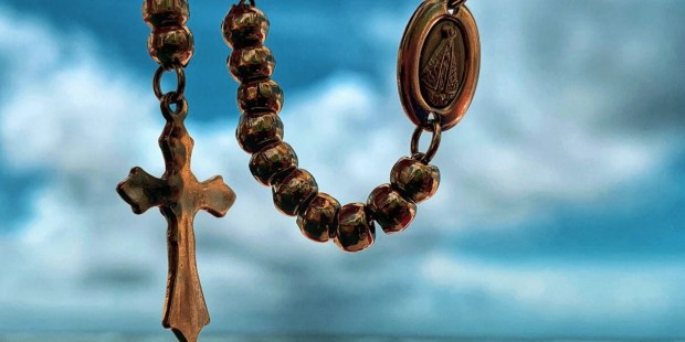 (VIDEO) El secreto para rezar mejor el rosario