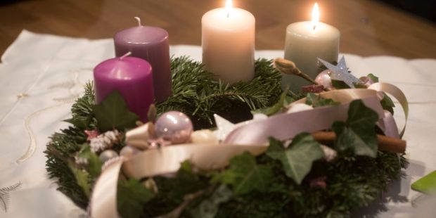 Oración para encender la segunda vela de la corona de Adviento