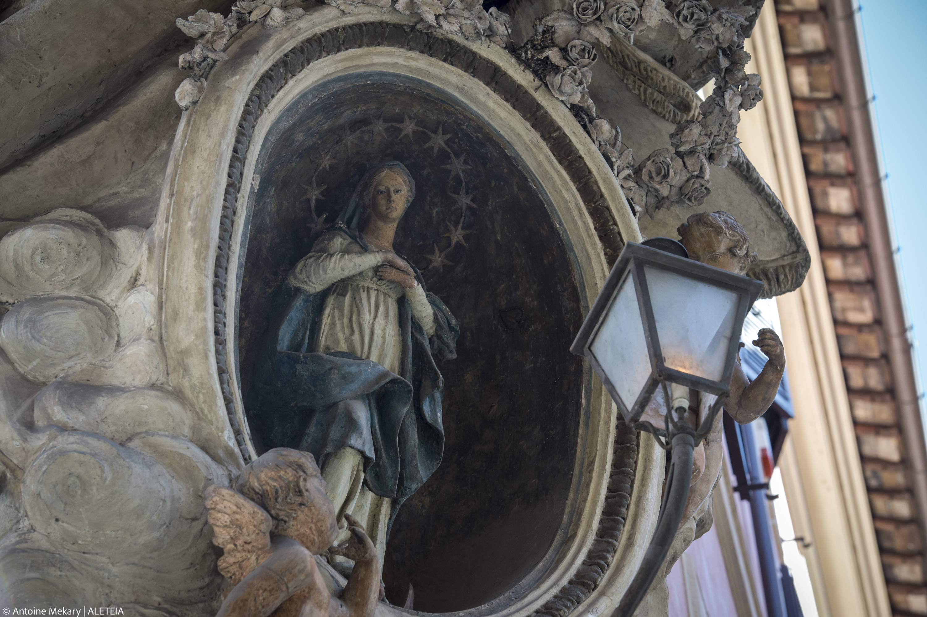 (VIDEO) El milagro en la prisión de san Pablo y Silas