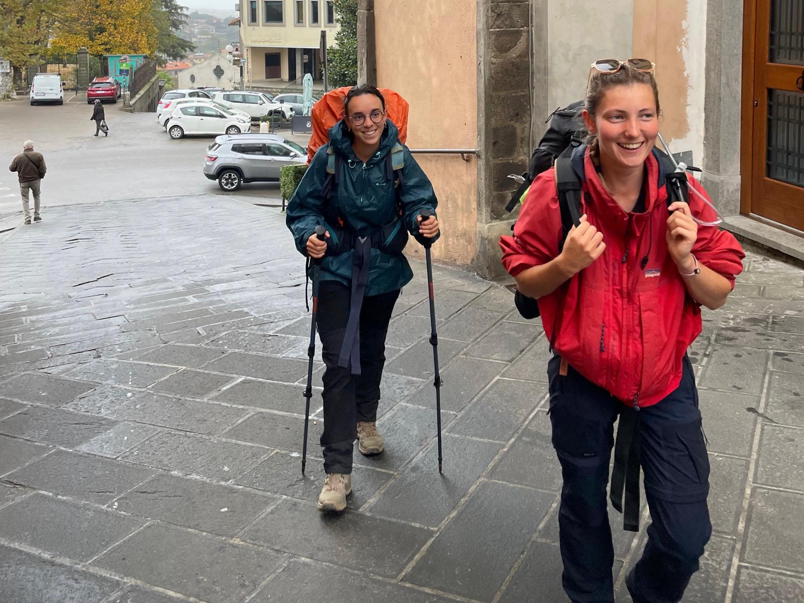 Luisa y Guillemette, tras las huellas de san Miguel