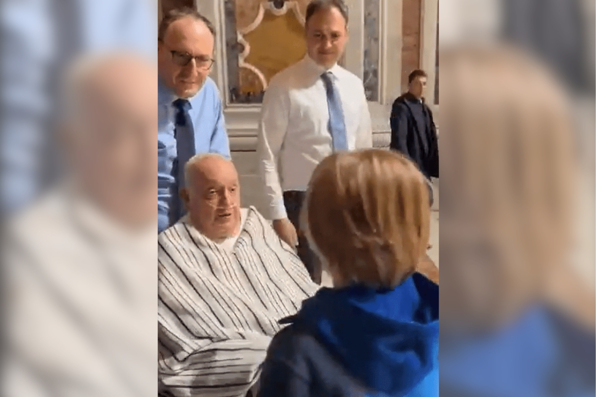 Corazón de Dios y tu corazón: El Papa sorprende al llegar a San Pedro ...