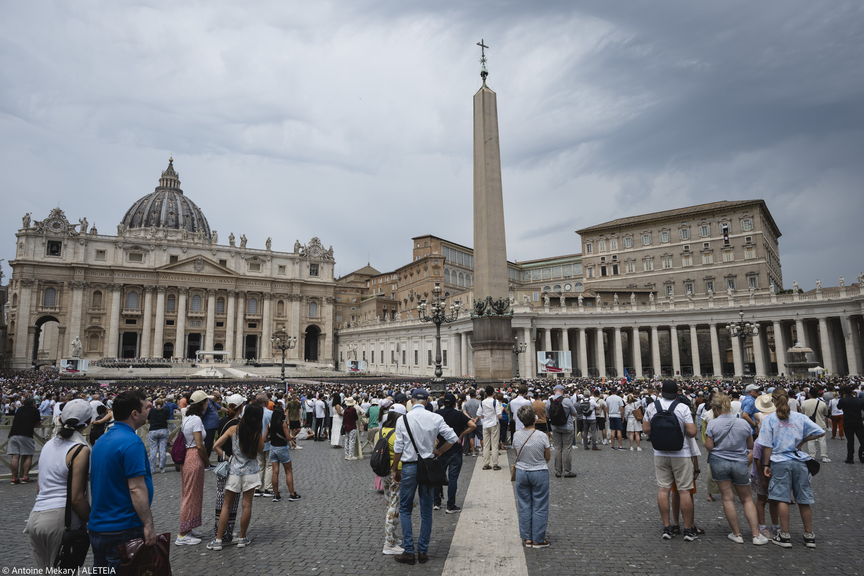 Concierto, drones, estrellas: un espectáculo en la Plaza de San Pedro ...